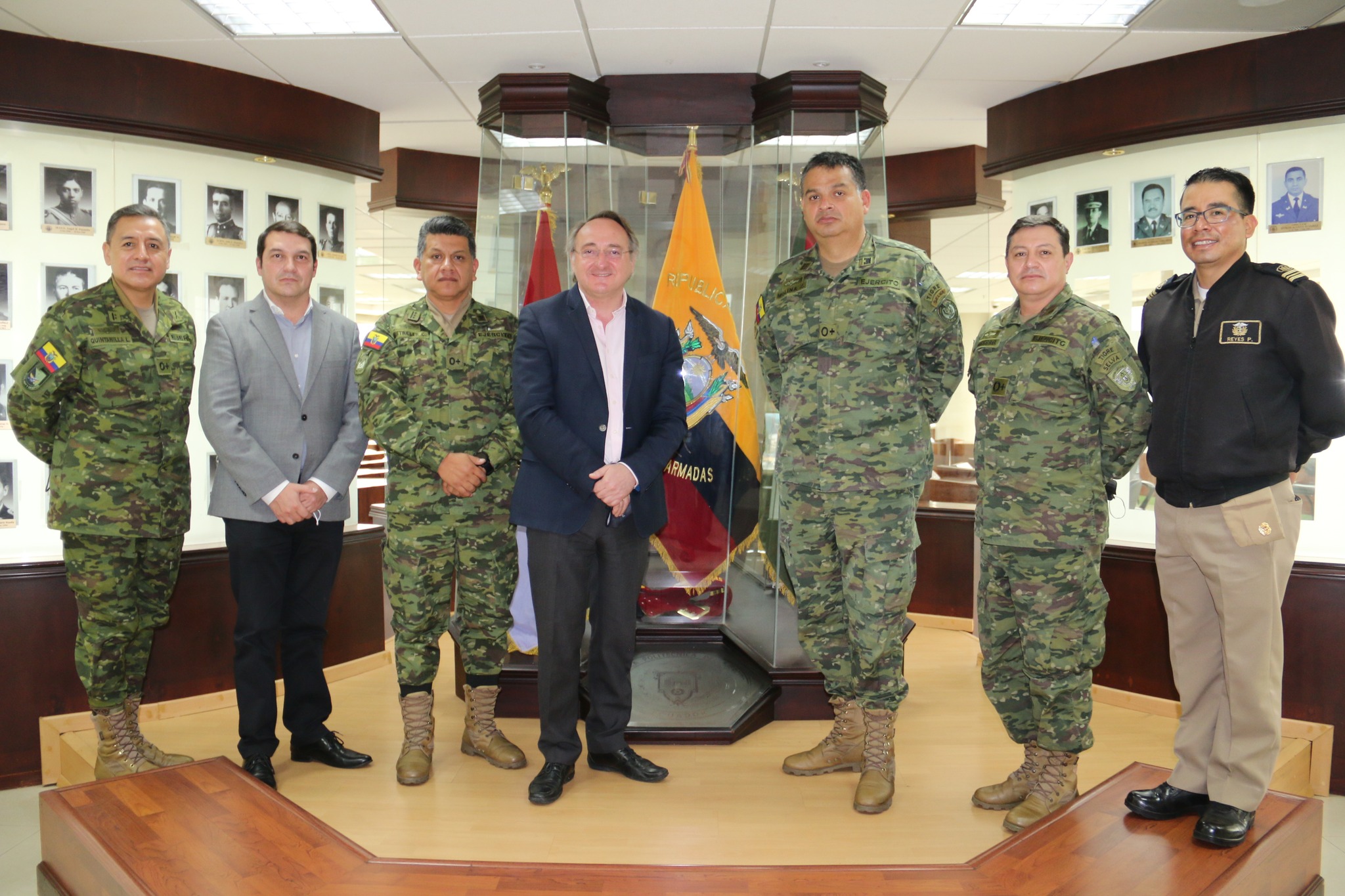 La Universidad de las Fuerzas Armadas - ESPE y la UNIR España fortalecen las relaciones de ...